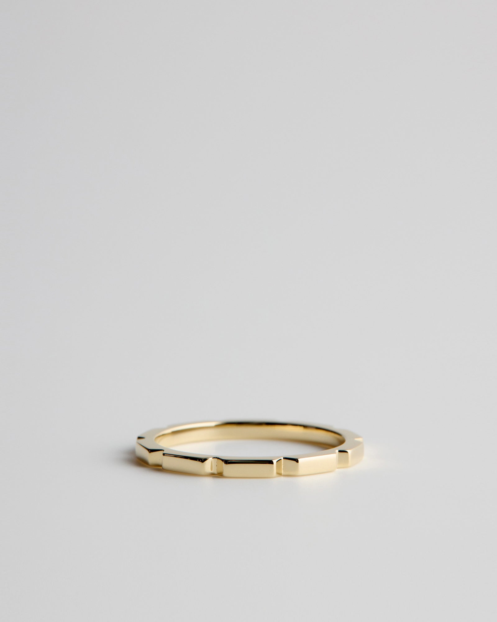 Fine Facade Ring – Hamish Munro